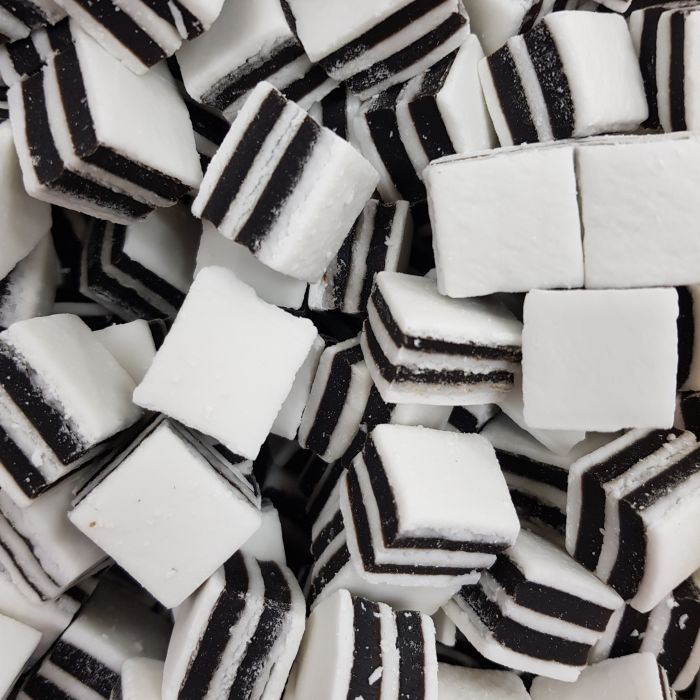 Black and White Mints 3kg - Wholesale Sweets - Bulk Sweets - Wholesale ...